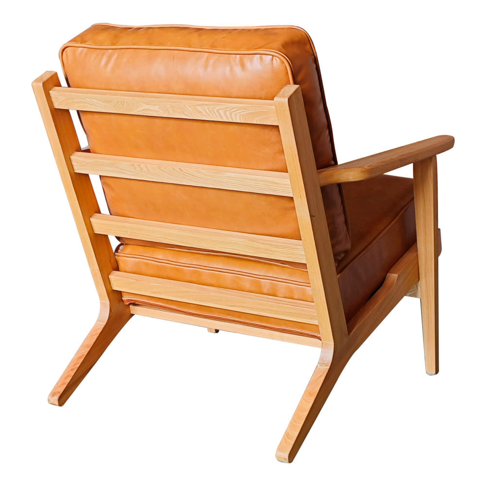 Butaca de Madera Tapizada en Cuero 71x89x75 cm - Devoto Hnos. S.A.